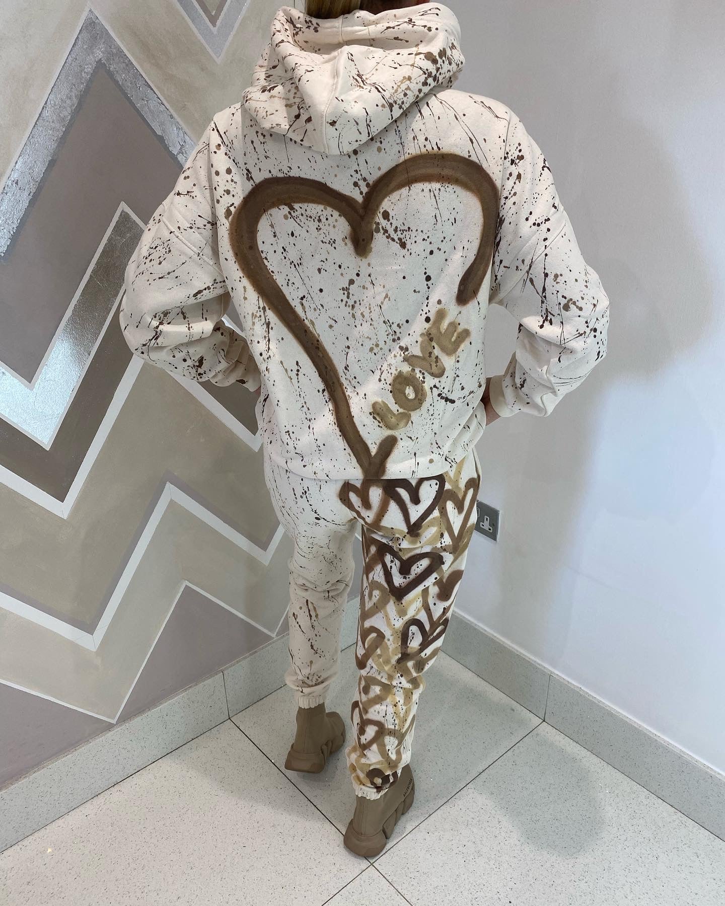 Beige love tracksuit🤎🫶🏼 – littlefootprintss
